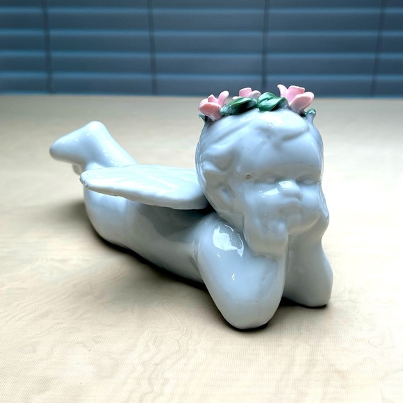 Art | Vintage Winged Porcelain Cupid Cherub Angel Laying Down Green ...